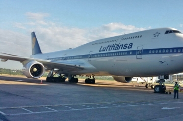 Avión de Lufthansa aterriza en Luque por clausura del aeropuerto de ...